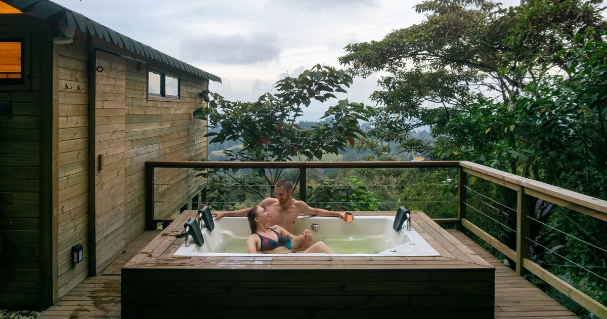 Tiny House mit Whirlpool: Warum sich immer mehr Menschen ein Mini ...